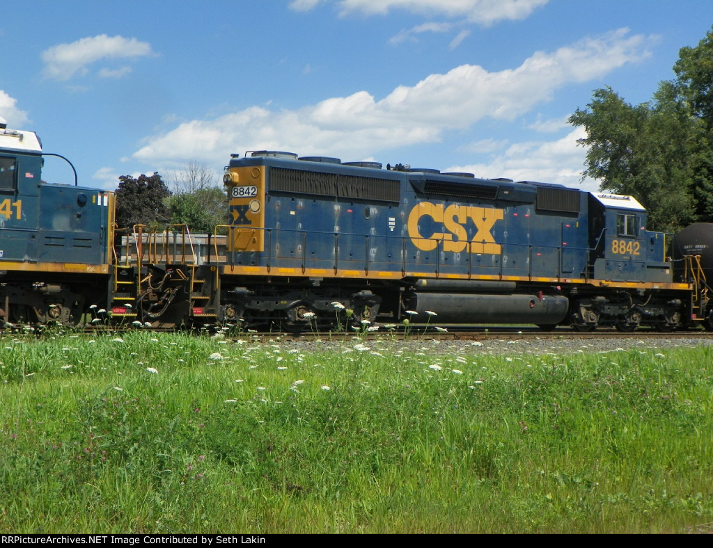 CSX 8842